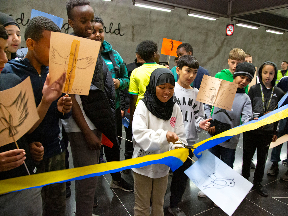 Invigning av ny elevkonst på Tensta tunnelbanestation - Nyheter ...