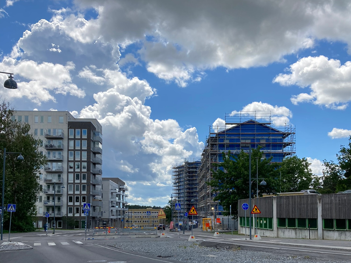 Nattarbeten i Rissne: Trafikljusen tas bort i korsningen Kavallerivägen ...