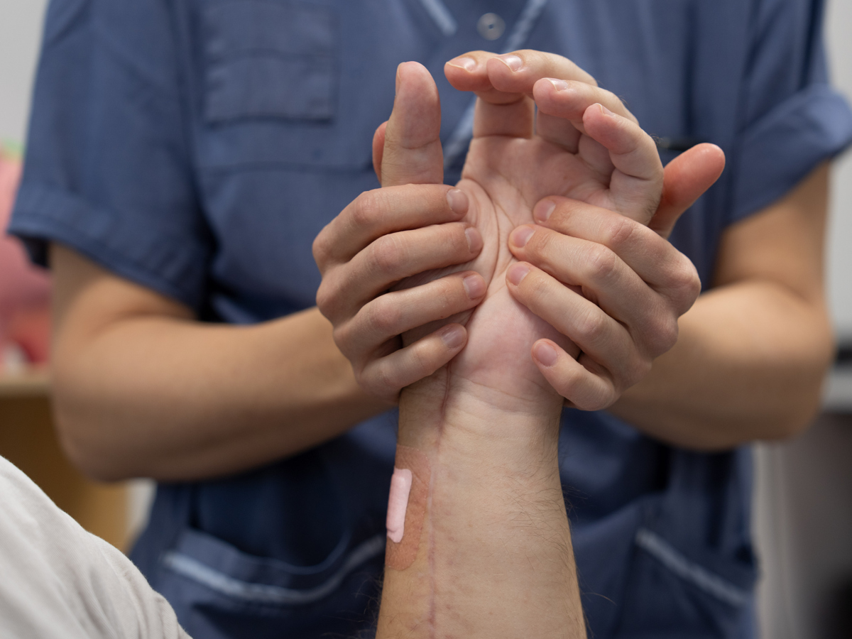 Unik handtransplantation utförd på Södersjukhuset - Nyheter - Region ...