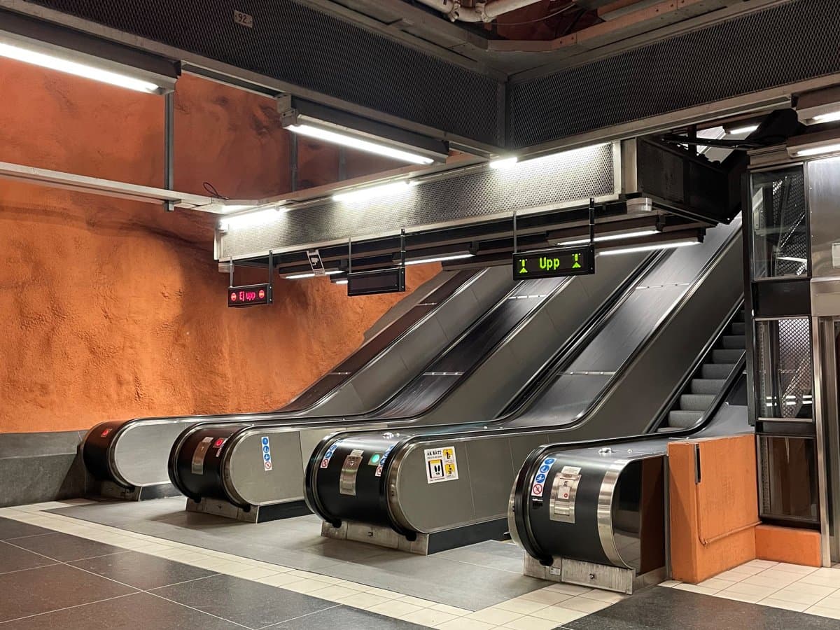 Tyst, snabb och miljövänlig resa med elektrisk bärplansbåt i Stockholms ...